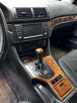 Grey BMW 530 2003 in Plunge, with an engine capacity of 0.00 L and mileage of 384 thousand km for 2500 €, photo 7 on AUTOMOTO.COM.LV