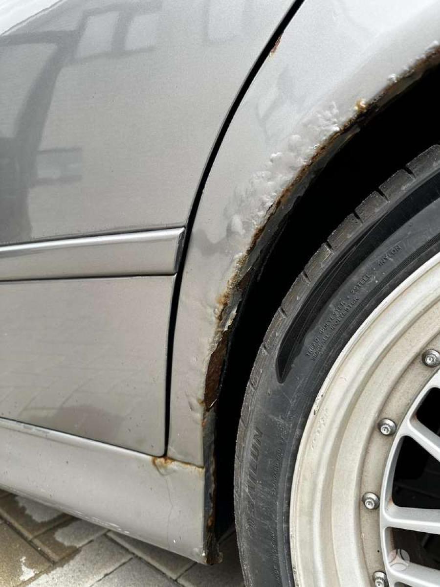 Grey BMW 530 2003 in Plunge, with an engine capacity of 0.00 L and mileage of 384 thousand km for 2500 €, photo 14 on AUTOMOTO.COM.LV