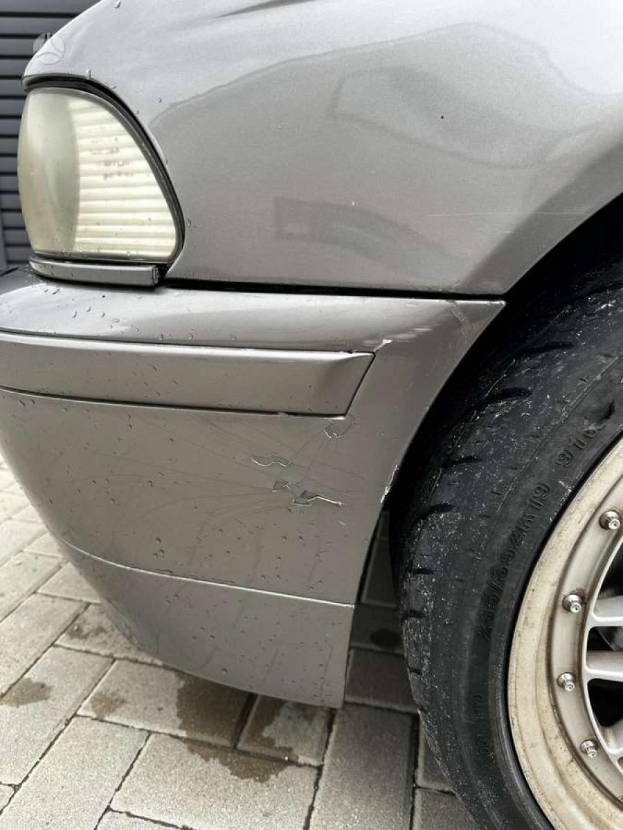 Grey BMW 530 2003 in Plunge, with an engine capacity of 0.00 L and mileage of 384 thousand km for 2500 €, photo 15 on AUTOMOTO.COM.LV