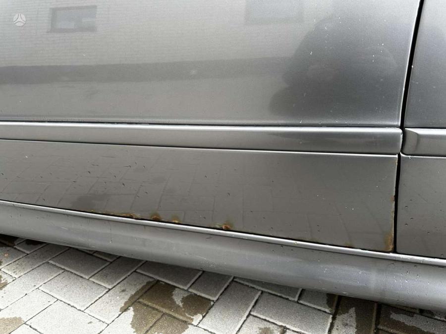 Grey BMW 530 2003 in Plunge, with an engine capacity of 0.00 L and mileage of 384 thousand km for 2500 €, photo 17 on AUTOMOTO.COM.LV