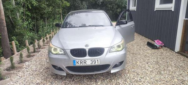 Grey BMW 530 2003 in Rokiskis, with an engine capacity of 2.99 L and mileage of 414 thousand km for 3750 €, photo 3 on AUTOMOTO.COM.LV