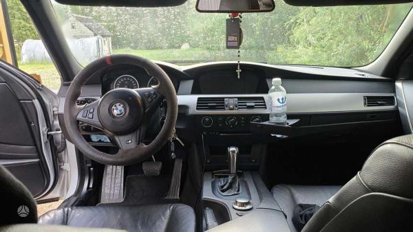 Grey BMW 530 2003 in Rokiskis, with an engine capacity of 2.99 L and mileage of 414 thousand km for 3750 €, photo 7 on AUTOMOTO.COM.LV