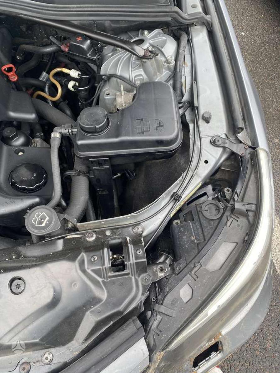 Grey BMW 530 2003 in Vilnius, with an engine capacity of 2.99 L and mileage of 282 thousand km for 1200 €, photo 10 on AUTOMOTO.COM.LV
