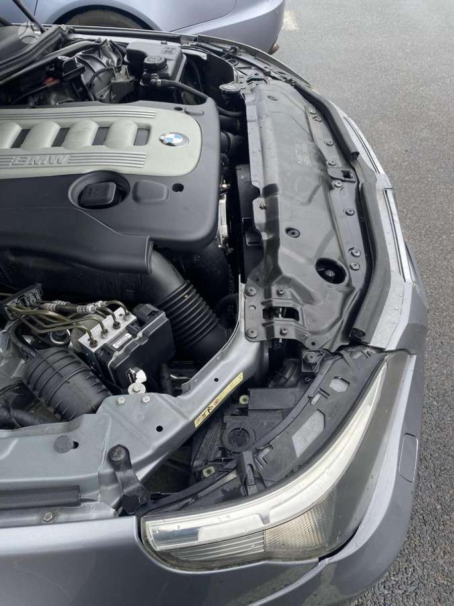 Grey BMW 530 2003 in Vilnius, with an engine capacity of 2.99 L and mileage of 282 thousand km for 1200 €, photo 11 on AUTOMOTO.COM.LV