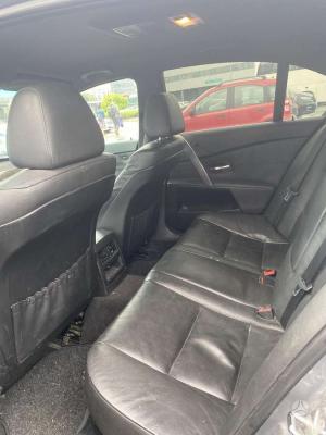 Grey BMW 530 2003 in Vilnius, with an engine capacity of 2.99 L and mileage of 282 thousand km for 1200 €, photo 14 on AUTOMOTO.COM.LV