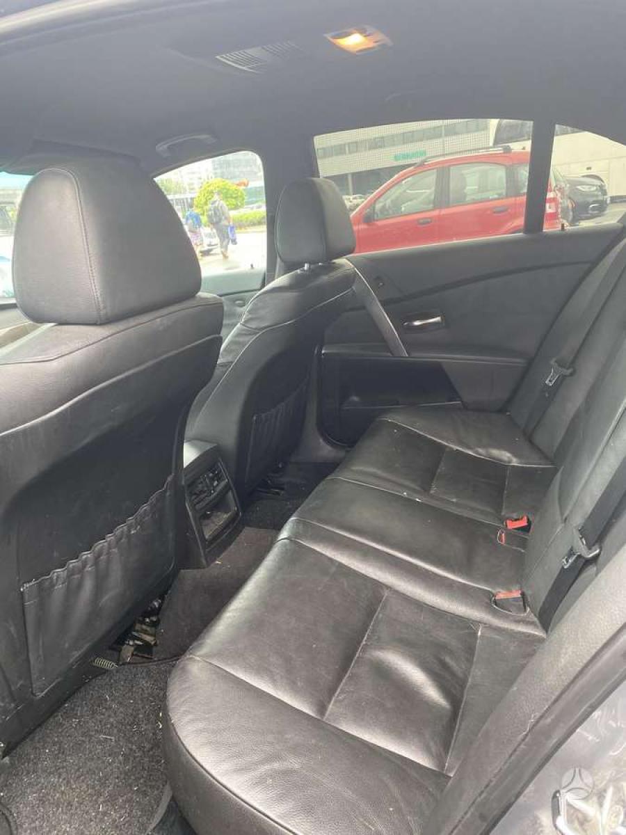 Grey BMW 530 2003 in Vilnius, with an engine capacity of 2.99 L and mileage of 282 thousand km for 1200 €, photo 14 on AUTOMOTO.COM.LV