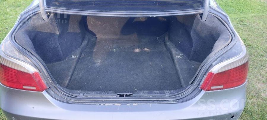 Grey BMW 530 2003 in Gulbene, with an engine capacity of 3.00 L and mileage of 620 thousand km for 1200 €, photo 9 on AUTOMOTO.COM.LV