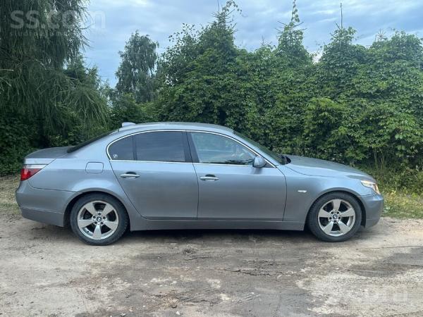 Pelēks BMW 530 2003 Rēzekne, ar dzinēja tilpumu 3.00 L un nobraukumu 363 tūkst. km par 3250 €, foto 2 vietnē AUTOMOTO.COM.LV
