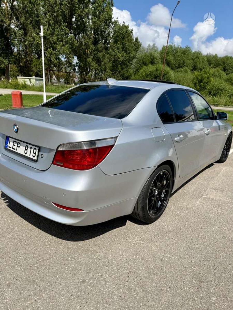 Grey BMW 530 2003 in Siauliai, with an engine capacity of 2.99 L and mileage of 428 thousand km for 3500 €, photo 4 on AUTOMOTO.COM.LV