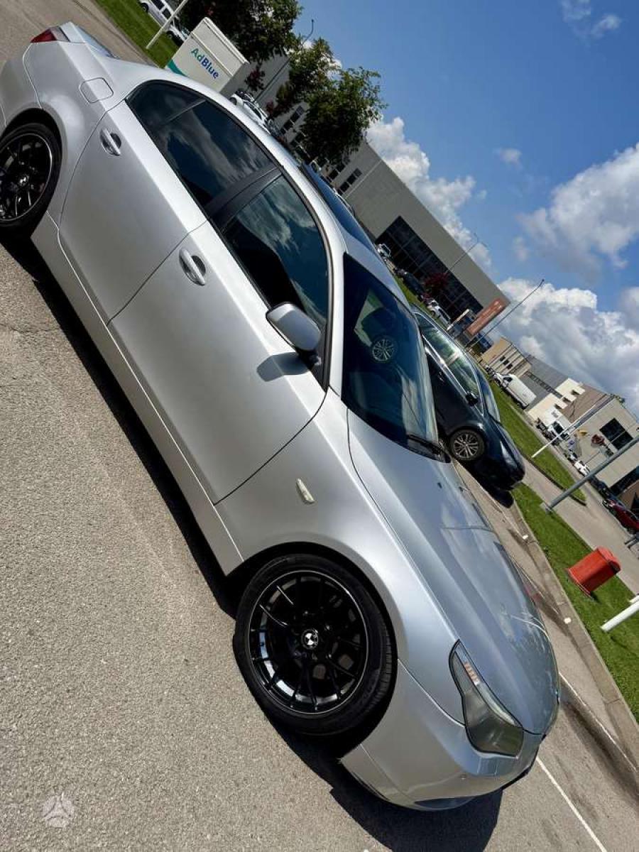 Grey BMW 530 2003 in Siauliai, with an engine capacity of 2.99 L and mileage of 428 thousand km for 3500 €, photo 8 on AUTOMOTO.COM.LV