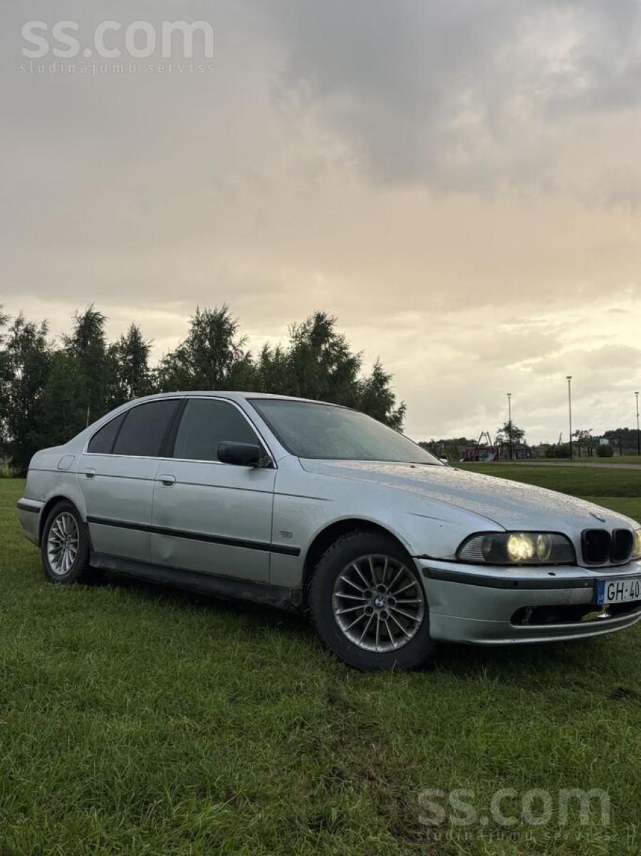 Pelēks BMW 530 2003 Daugavpils, ar dzinēja tilpumu 2.90 L un nobraukumu 430 tūkst. km par 1500 €, foto 4 vietnē AUTOMOTO.COM.LV