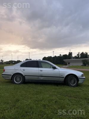Pelēks BMW 530 2003 Daugavpils, ar dzinēja tilpumu 2.90 L un nobraukumu 430 tūkst. km par 1500 €, foto 5 vietnē AUTOMOTO.COM.LV