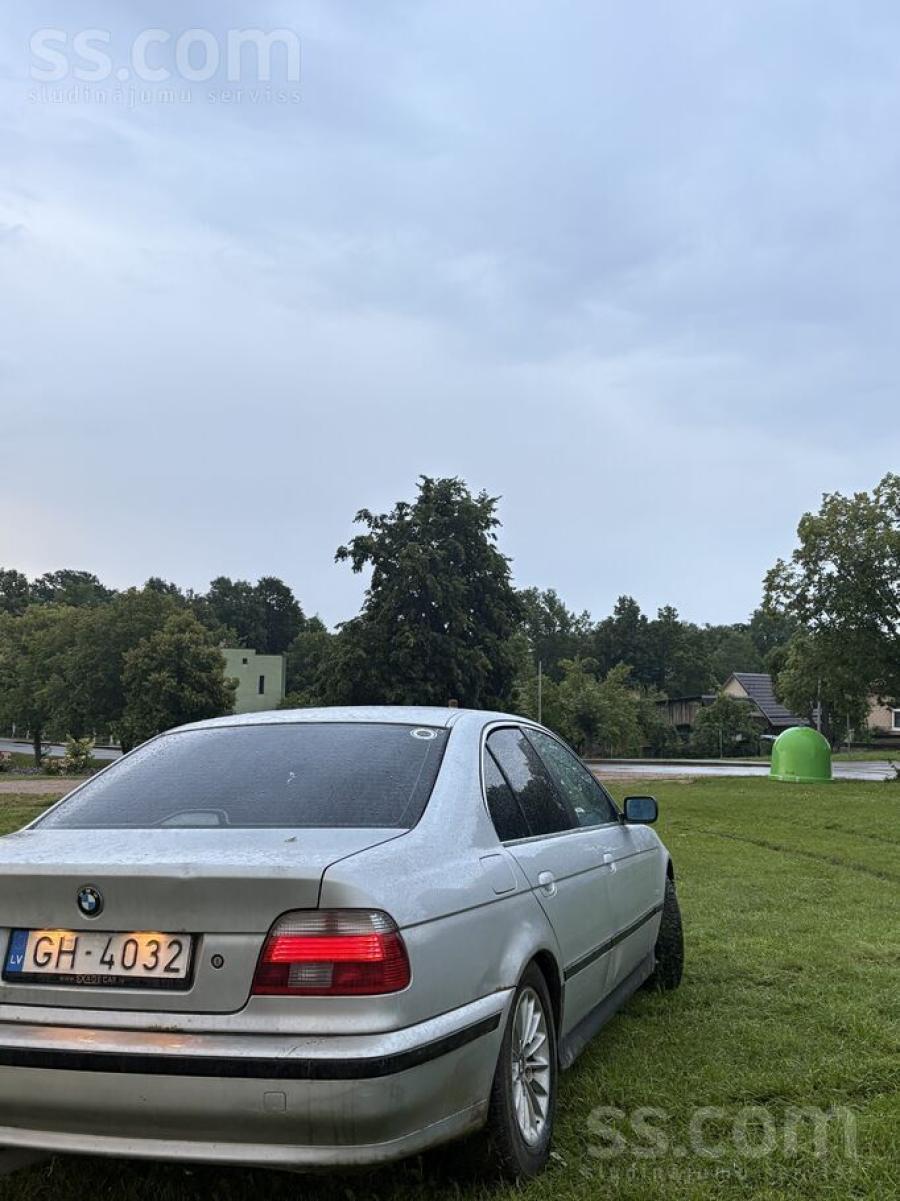 Pelēks BMW 530 2003 Daugavpils, ar dzinēja tilpumu 2.90 L un nobraukumu 430 tūkst. km par 1500 €, foto 6 vietnē AUTOMOTO.COM.LV