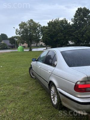 Pelēks BMW 530 2003 Daugavpils, ar dzinēja tilpumu 2.90 L un nobraukumu 430 tūkst. km par 1500 €, foto 8 vietnē AUTOMOTO.COM.LV
