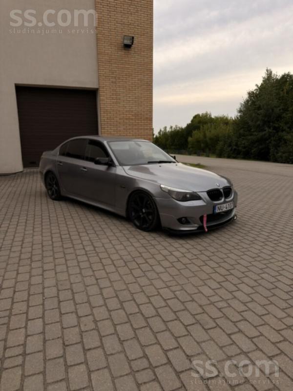 Grey BMW 530 2003 in Jelgava, with an engine capacity of 3.00 L and mileage of 370 thousand km for 1699 €, photo 1 on AUTOMOTO.COM.LV