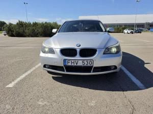Grey BMW 530 2003 in Siauliai, with an engine capacity of 2.99 L and mileage of 375 thousand km for 3190 €, photo 1 on AUTOMOTO.COM.LV