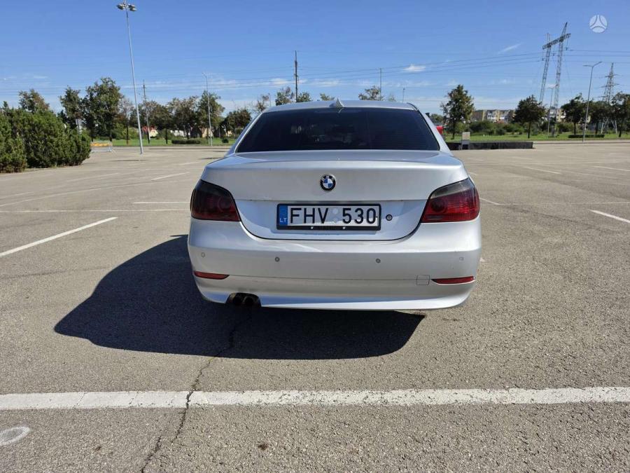 Pelēks BMW 530 2003 Šauļi, ar dzinēja tilpumu 2.99 L un nobraukumu 375 tūkst. km par 3190 €, foto 3 vietnē AUTOMOTO.COM.LV