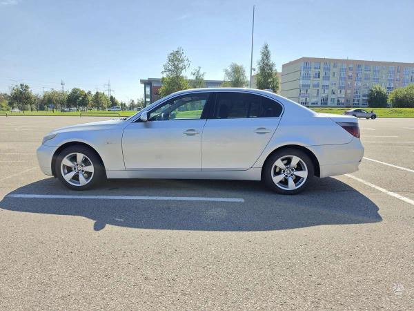 Grey BMW 530 2003 in Siauliai, with an engine capacity of 2.99 L and mileage of 375 thousand km for 3190 €, photo 4 on AUTOMOTO.COM.LV