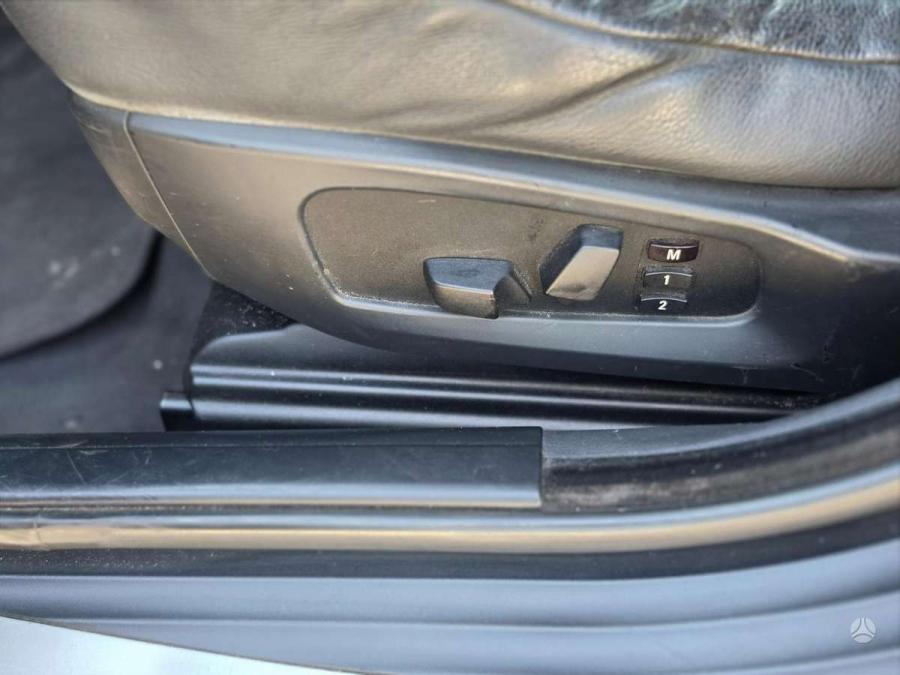 Pelēks BMW 530 2003 Šauļi, ar dzinēja tilpumu 2.99 L un nobraukumu 375 tūkst. km par 3190 €, foto 12 vietnē AUTOMOTO.COM.LV