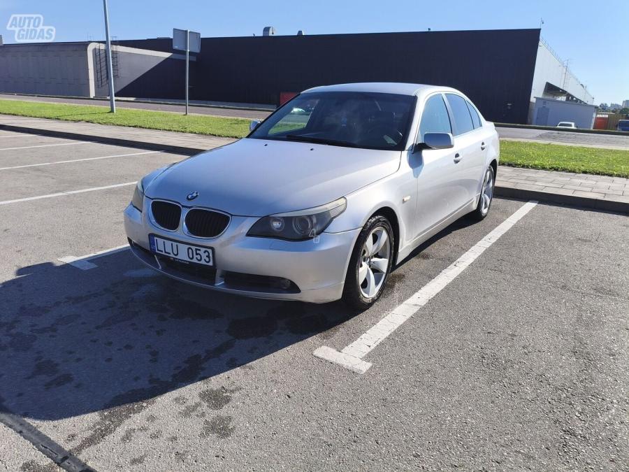 Pelēks BMW 530 2003 Panevēža, ar dzinēja tilpumu 3.00 L un nobraukumu 300 tūkst. km par 2800 €, foto 13 vietnē AUTOMOTO.COM.LV