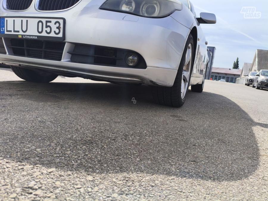 Pelēks BMW 530 2003 Panevēža, ar dzinēja tilpumu 3.00 L un nobraukumu 300 tūkst. km par 2800 €, foto 16 vietnē AUTOMOTO.COM.LV