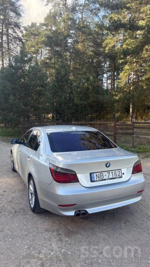 Pelēks BMW 530 2003 Daugavpils, ar dzinēja tilpumu 3.00 L un nobraukumu 0 tūkst. km par 3200 €, foto 3 vietnē AUTOMOTO.COM.LV