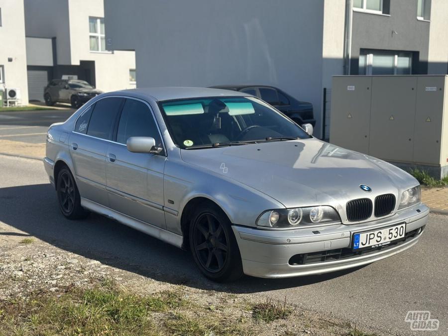 Pelēks BMW 530 2003 Kauņa, ar dzinēja tilpumu 3.00 L un nobraukumu 430 tūkst. km par 1500 €, foto 1 vietnē AUTOMOTO.COM.LV