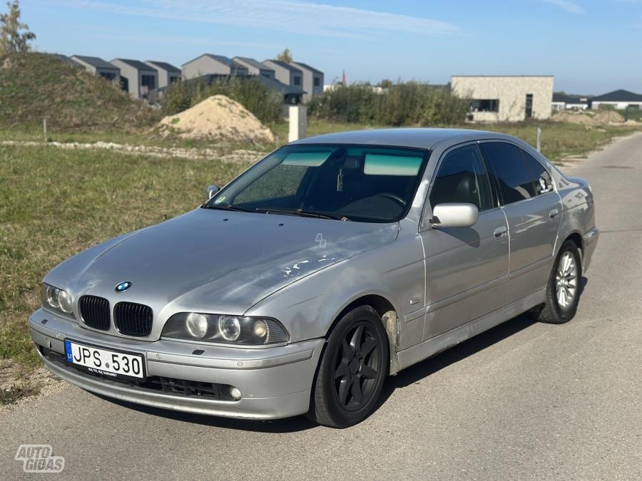 Pelēks BMW 530 2003 Kauņa, ar dzinēja tilpumu 3.00 L un nobraukumu 430 tūkst. km par 1500 €, foto 3 vietnē AUTOMOTO.COM.LV