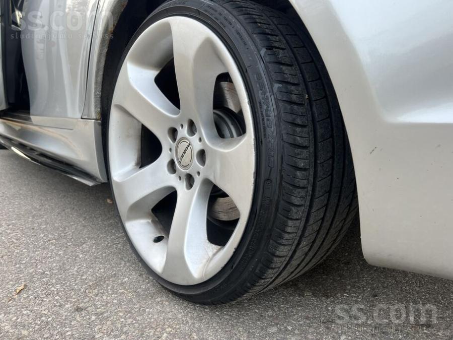 Grey BMW 530 2003 in Daugavpils, with an engine capacity of 3.00 L and mileage of 365 thousand km for 2800 €, photo 10 on AUTOMOTO.COM.LV