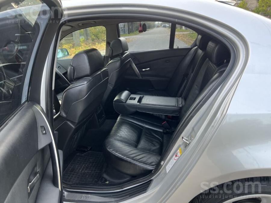 Grey BMW 530 2003 in Daugavpils, with an engine capacity of 3.00 L and mileage of 365 thousand km for 2800 €, photo 16 on AUTOMOTO.COM.LV