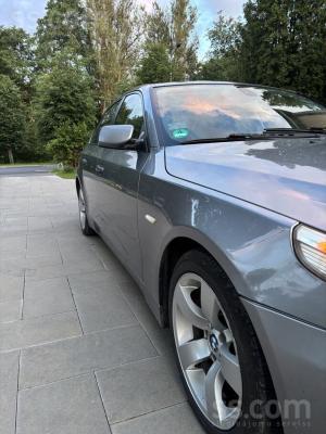 Grey BMW 530 2004 in Riga, with an engine capacity of 3.00 L and mileage of 0 thousand km for 2990 €, photo 9 on AUTOMOTO.COM.LV