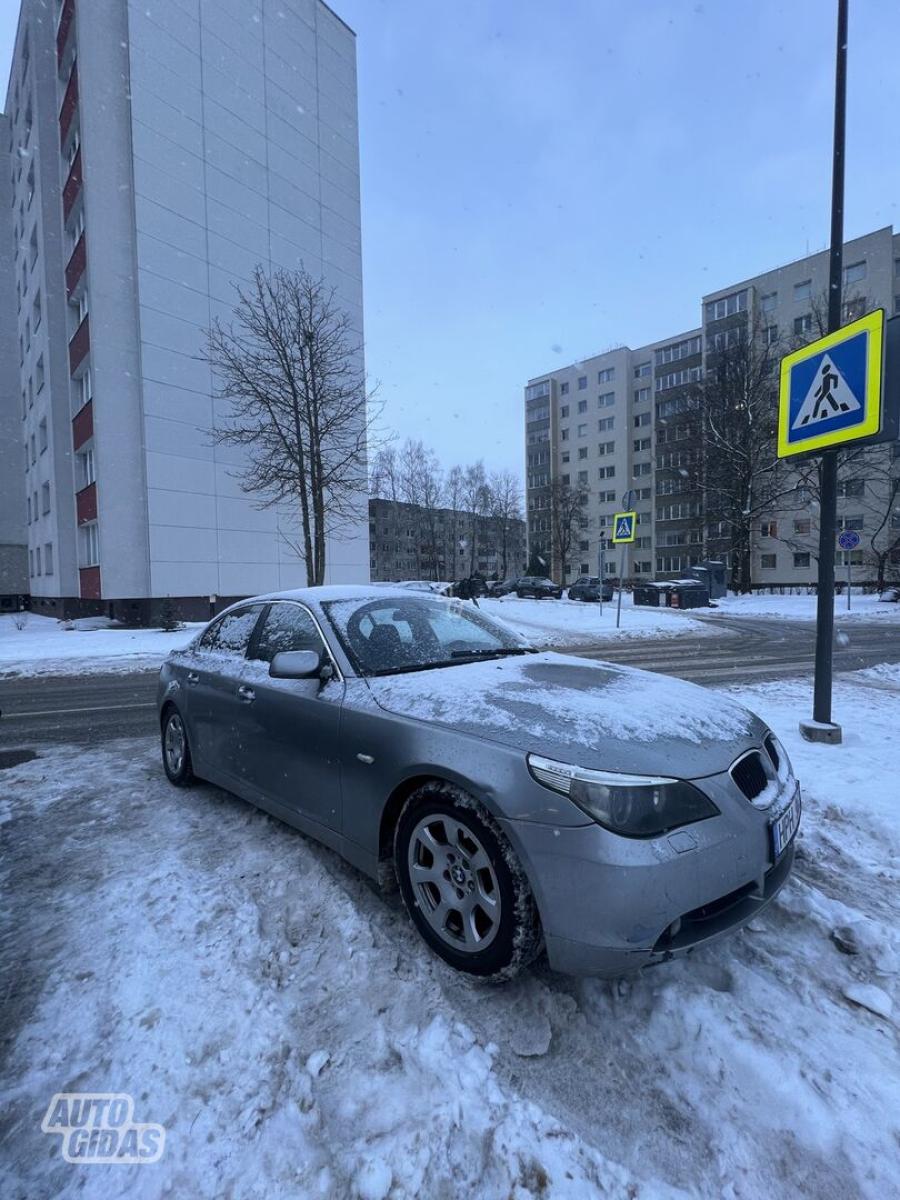 Pelēks BMW 530 2004 Kauņa, ar dzinēja tilpumu 3.00 L un nobraukumu 323 tūkst. km par 2500 €, foto 3 vietnē AUTOMOTO.COM.LV