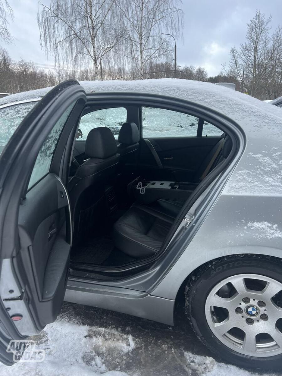Pelēks BMW 530 2004 Kauņa, ar dzinēja tilpumu 3.00 L un nobraukumu 323 tūkst. km par 2500 €, foto 14 vietnē AUTOMOTO.COM.LV