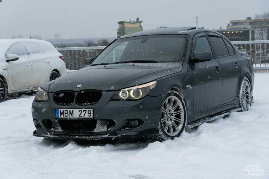 Grey BMW 530 2004 in Vilnius, with an engine capacity of 3.00 L and mileage of 380 thousand km for 4500 €, photo 3 on AUTOMOTO.COM.LV