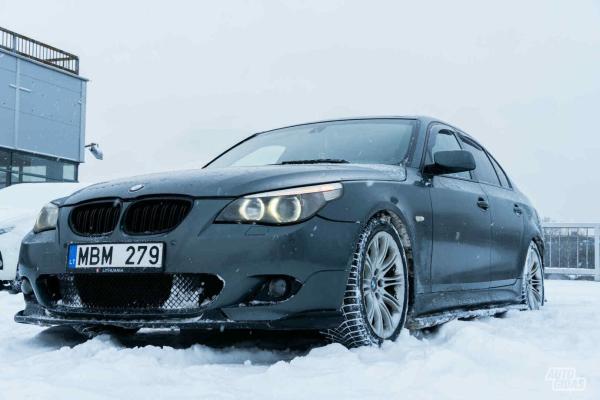 Pelēks BMW 530 2004 Viļņa, ar dzinēja tilpumu 3.00 L un nobraukumu 380 tūkst. km par 4500 €, foto 5 vietnē AUTOMOTO.COM.LV