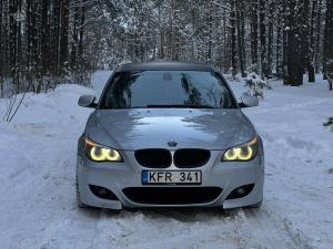 Pelēks BMW 530 2004 Viļņa, ar dzinēja tilpumu 2.99 L un nobraukumu 337 tūkst. km par 3950 €, foto 2 vietnē AUTOMOTO.COM.LV