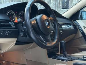 Pelēks BMW 530 2004 Viļņa, ar dzinēja tilpumu 2.99 L un nobraukumu 337 tūkst. km par 3950 €, foto 5 vietnē AUTOMOTO.COM.LV