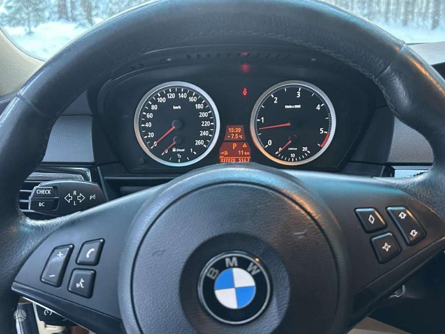 Pelēks BMW 530 2004 Viļņa, ar dzinēja tilpumu 2.99 L un nobraukumu 337 tūkst. km par 3950 €, foto 8 vietnē AUTOMOTO.COM.LV