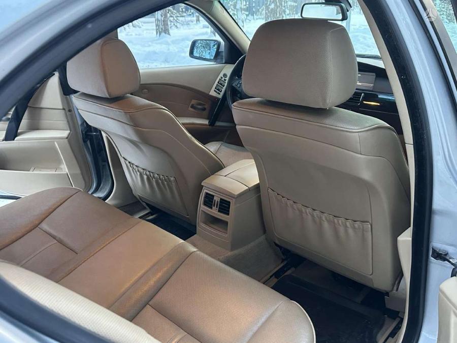 Pelēks BMW 530 2004 Viļņa, ar dzinēja tilpumu 2.99 L un nobraukumu 337 tūkst. km par 3950 €, foto 9 vietnē AUTOMOTO.COM.LV