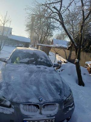 Pelēks BMW 530 2004 Viļņa, ar dzinēja tilpumu 2.99 L un nobraukumu 350 tūkst. km par 2499 €, foto  vietnē AUTOMOTO.COM.LV