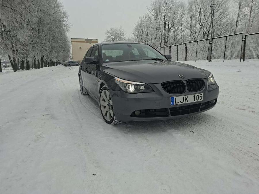 Grey BMW 530 2004 in Ukmerge, with an engine capacity of 2.99 L and mileage of 380 thousand km for 3400 €, photo 2 on AUTOMOTO.COM.LV