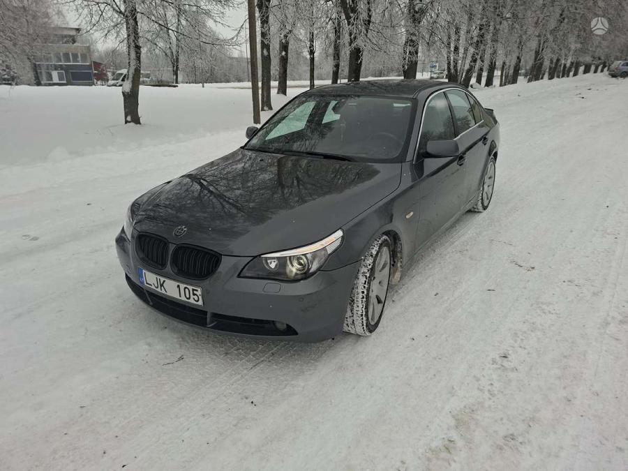 Grey BMW 530 2004 in Ukmerge, with an engine capacity of 2.99 L and mileage of 380 thousand km for 3400 €, photo 3 on AUTOMOTO.COM.LV