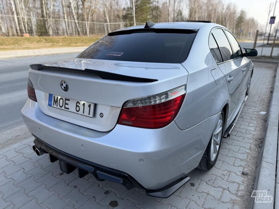 Grey BMW 530 2004 in Vilnius, with an engine capacity of 3.00 L and mileage of 404 thousand km for 4250 €, photo 10 on AUTOMOTO.COM.LV