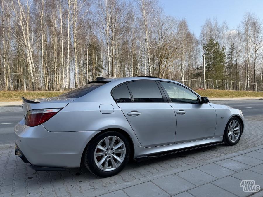 Grey BMW 530 2004 in Vilnius, with an engine capacity of 3.00 L and mileage of 404 thousand km for 4250 €, photo 11 on AUTOMOTO.COM.LV