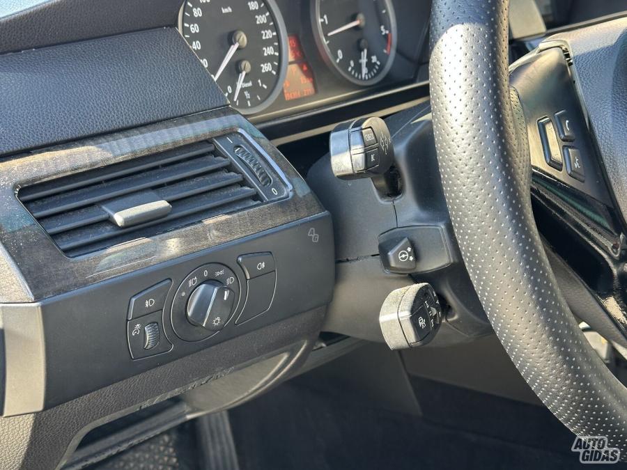 Pelēks BMW 530 2004 Šilutė, ar dzinēja tilpumu 3.00 L un nobraukumu 390 tūkst. km par 4300 €, foto 22 vietnē AUTOMOTO.COM.LV