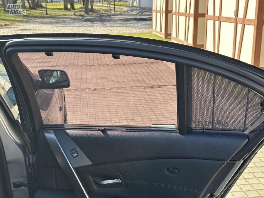 Pelēks BMW 530 2004 Šilutė, ar dzinēja tilpumu 3.00 L un nobraukumu 390 tūkst. km par 4300 €, foto 30 vietnē AUTOMOTO.COM.LV