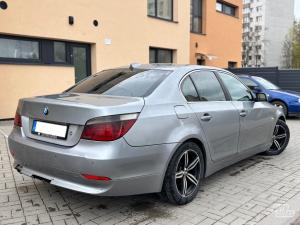 Grey BMW 530 2004 in Kaunas, with an engine capacity of 3.00 L and mileage of 450 thousand km for 2500 €, photo 4 on AUTOMOTO.COM.LV