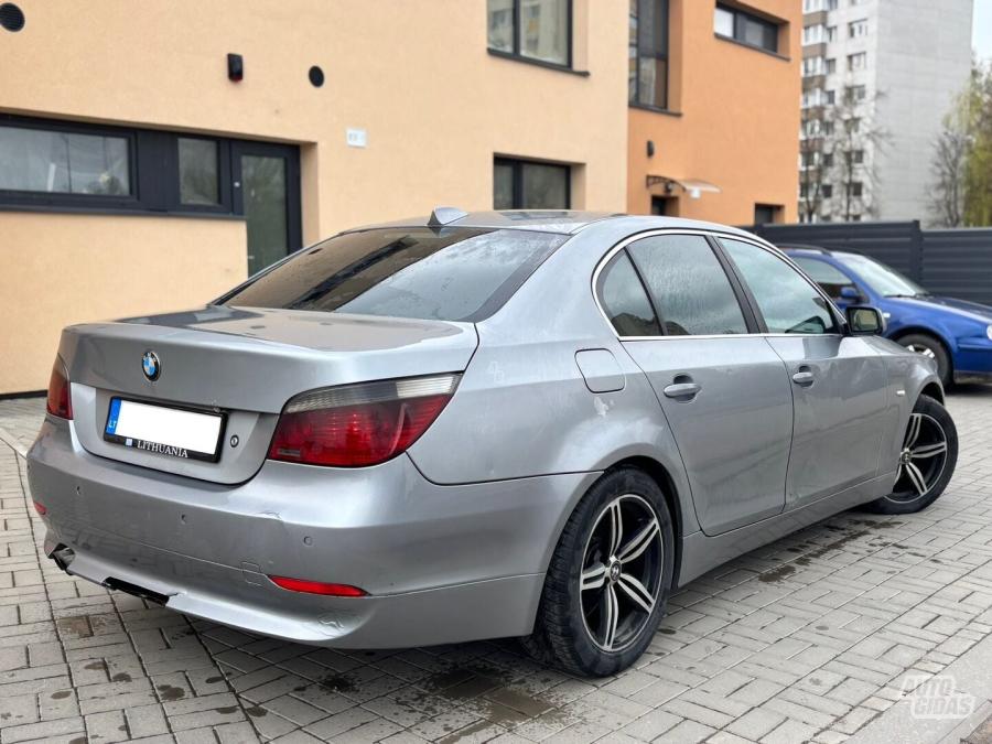 Grey BMW 530 2004 in Kaunas, with an engine capacity of 3.00 L and mileage of 450 thousand km for 2500 €, photo 4 on AUTOMOTO.COM.LV