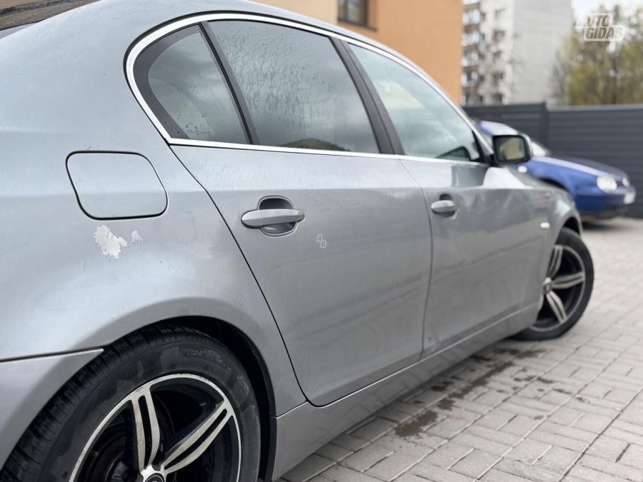 Grey BMW 530 2004 in Kaunas, with an engine capacity of 3.00 L and mileage of 450 thousand km for 2500 €, photo 11 on AUTOMOTO.COM.LV