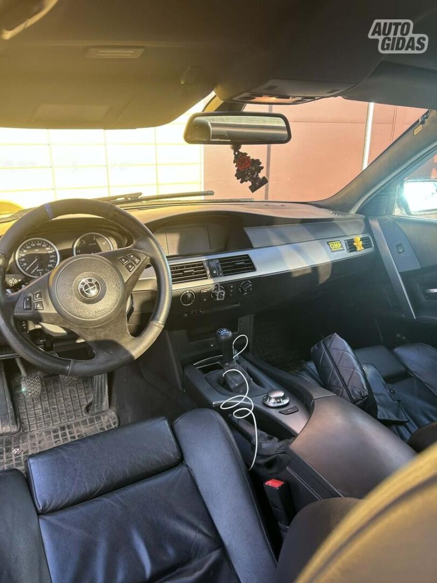 Pelēks BMW 530 2004 Šauļi, ar dzinēja tilpumu 3.00 L un nobraukumu 227 tūkst. km par 2650 €, foto 9 vietnē AUTOMOTO.COM.LV